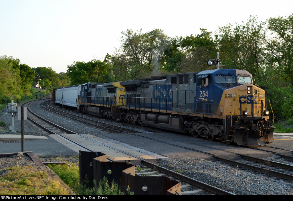 CSX AC44CW 254 leads SP18